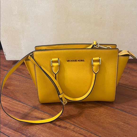 Michael Kors | Bags | Michael Kors Yellow Selma Bag | Poshmark
